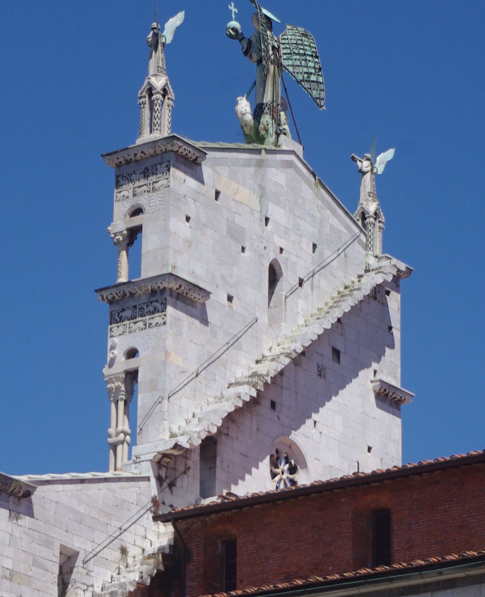 Getting to Know Lucca. - TRAINS & TRAVEL WITH JIM LOOMIS